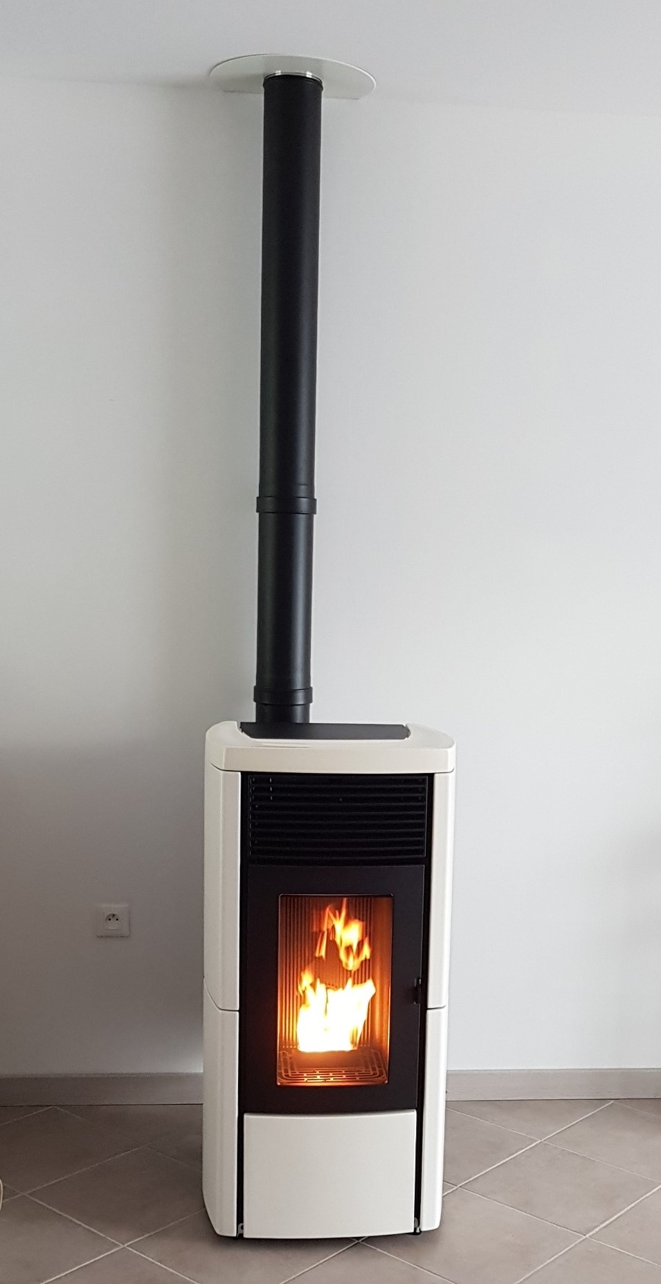 Alliance Feu Design - Poêle à granulés ZEFIRO